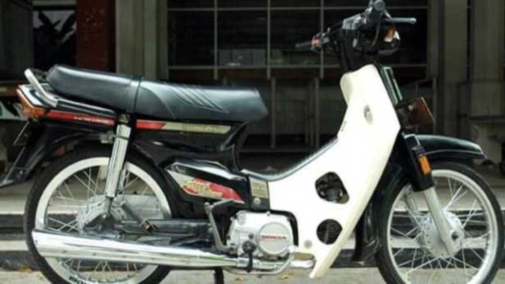 Honda Astrea Prima Diburu Lagi, Iritnya Masih Bikin Motor Baru Kalah ...