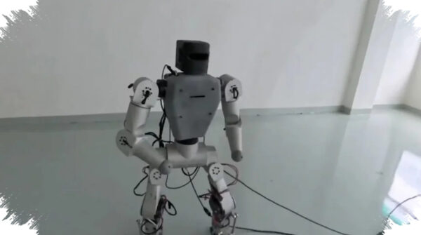 Robot Humanoid Sub-3 Juta Ini Mengincar Lab Developer, Bukan Mainan Meja
