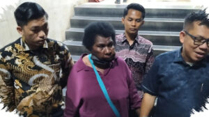 Mama Sinta Lapor Ketua LBH Merauke ke Polda Metro, Film Pesta Babi ...