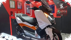 Sunmori Naik Polytron Fox 500 ke Puncak, Ongkos Cas 120 Km Ternyata ...