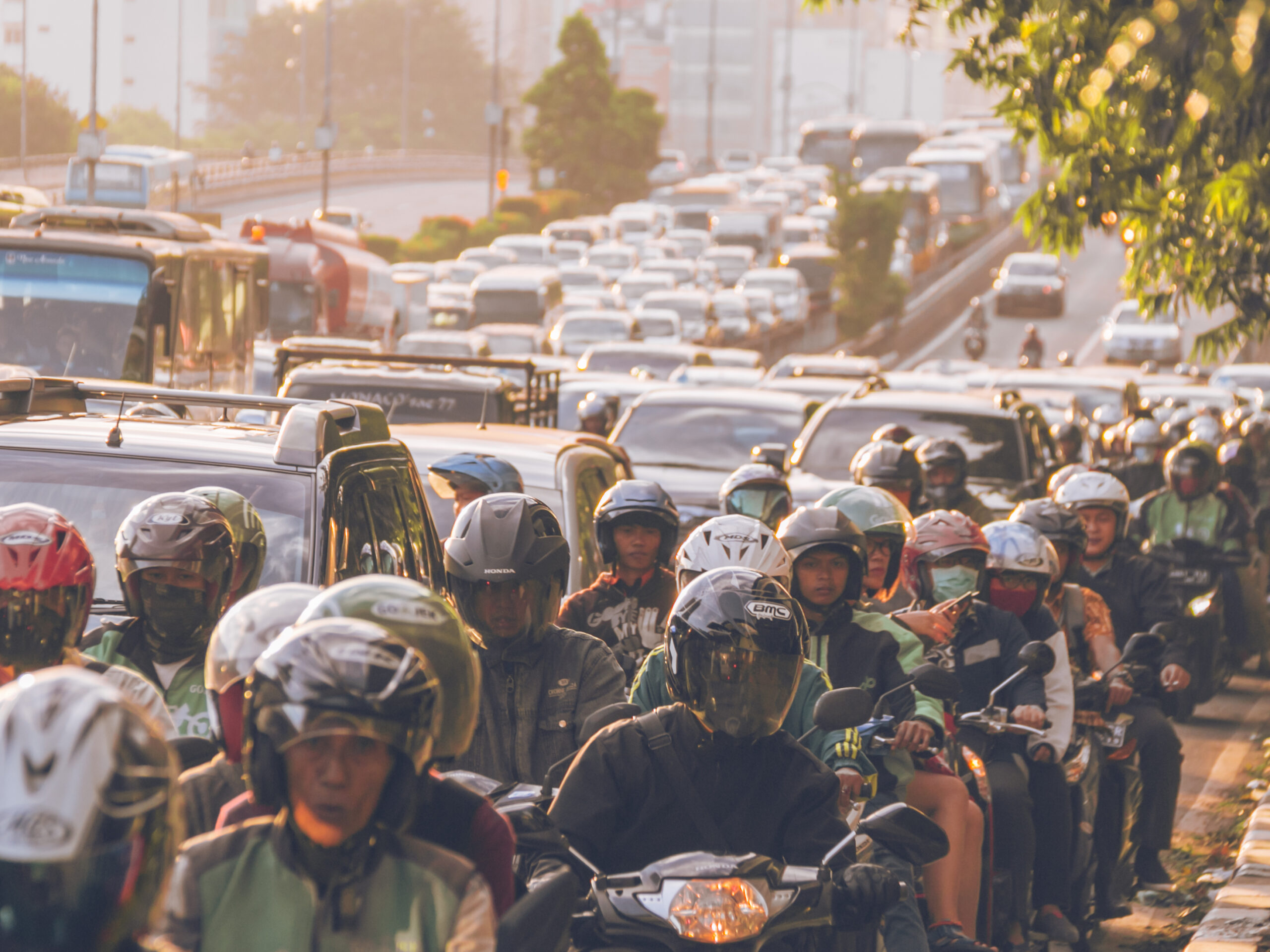 Motor Disebut Bisa Redakan Macet Eropa, ACEM Bongkar Angka Soal Ruang ...