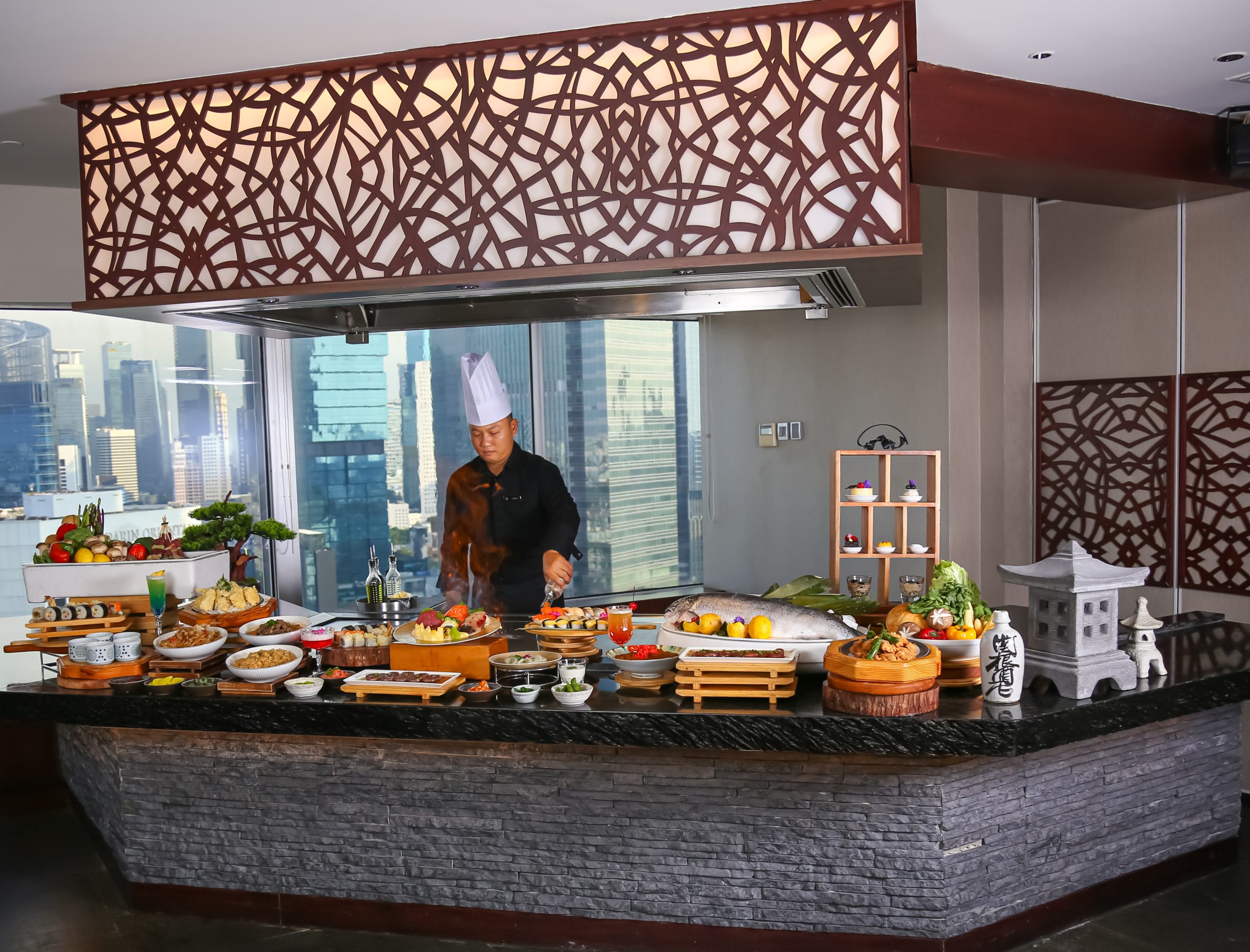 Brunch Jepang Premium Di Atas Bundaran HI, Ada Live Teppanyaki Dan Sake ...
