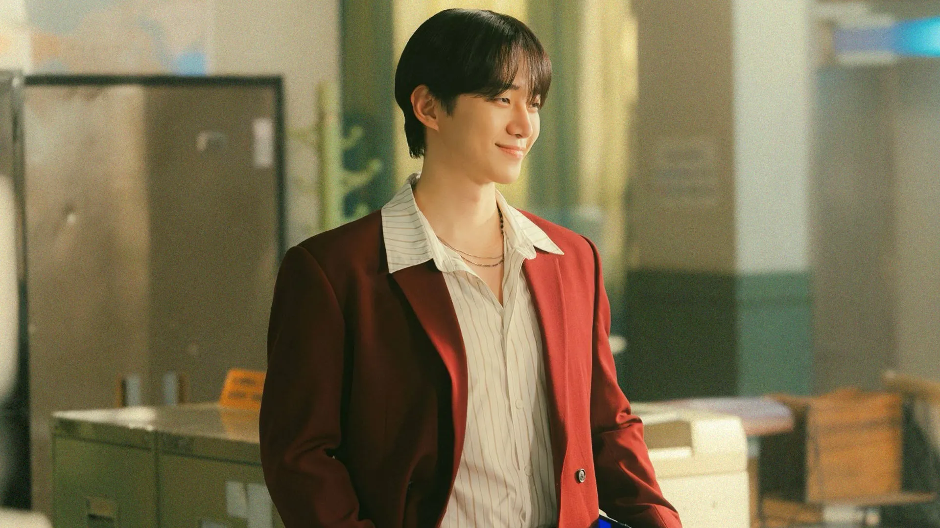4 OOTD Minimalis Lee Jun Young yang Rapi, Modern, dan Mudah Ditiru
