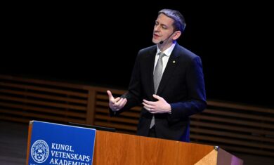 John Jumper Tinggalkan Google DeepMind, Anthropic Curi Otak di Tengah ...