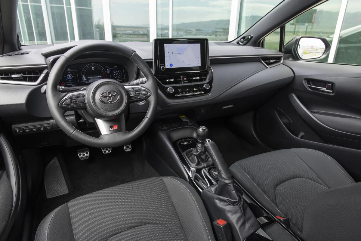 Masuk Kokpit Toyota GR Corolla, Nuansa Balapnya Kental tapi Nyamannya ...